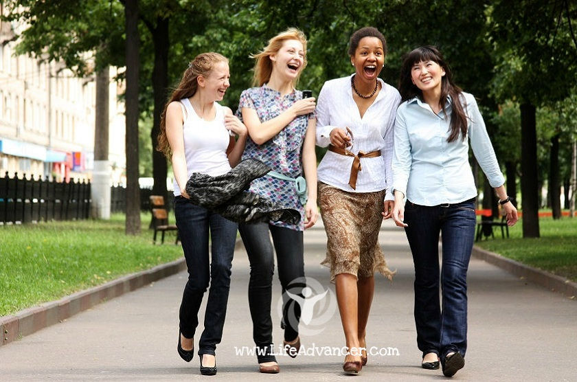 5 Reasons You Should Be Hanging Out with People Who Are Different from You